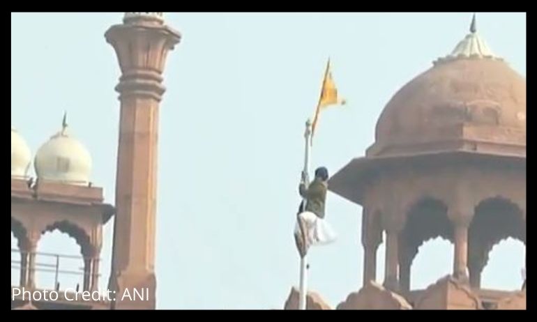 Farmers At Red Fort: Tractor Rally Turns Violent, One Protester Dead | BOOM